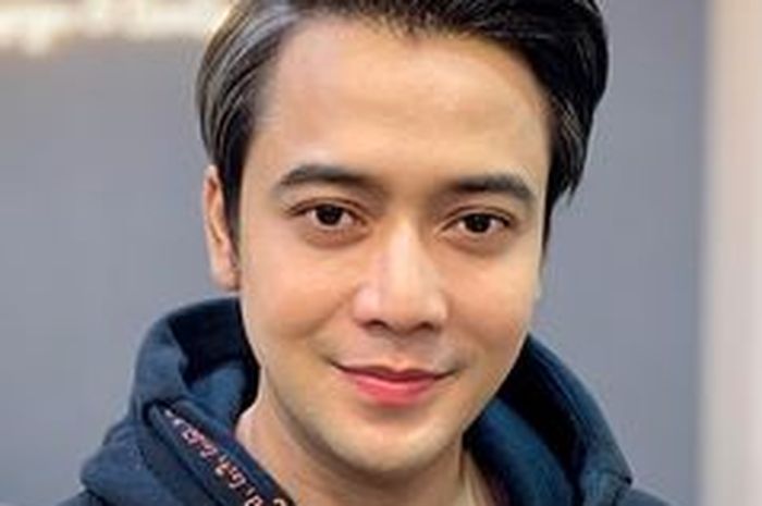Biodata Artis Kriss Hatta, Duda yang Kini Jadi Sorotan Karena Pacari ... Biodata Artis Kriss Hatta, Duda yang Kini Jadi Sorotan Karena Pacari ...