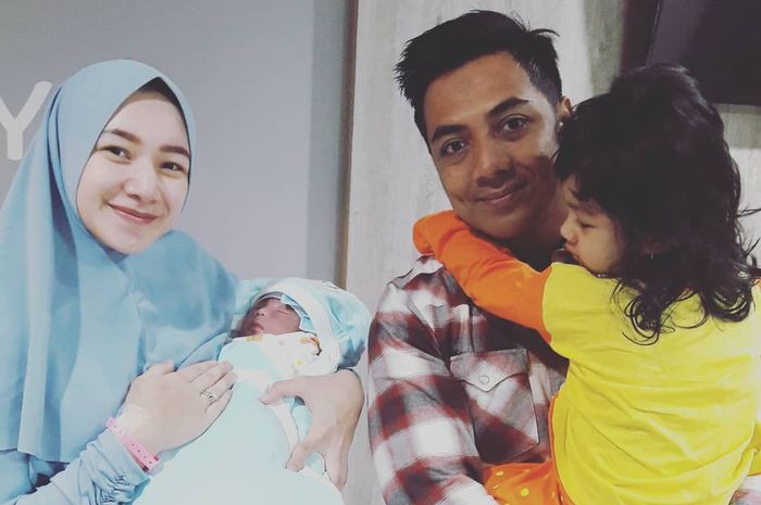 Anak Kedua Ustadz Riza Muhammad Lahir, Ngaku Masih Ingin Tambah 5 Lagi ...