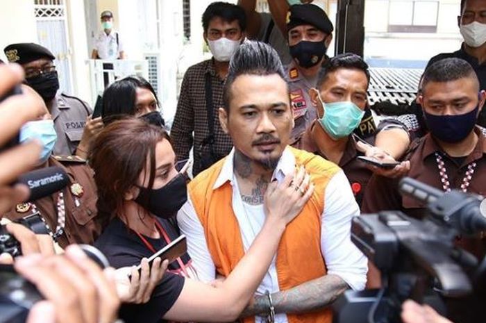 Dihajar Fitnah Kanan Kiri Semenjak Suaminya Dipenjara, Nora Alexandra ...