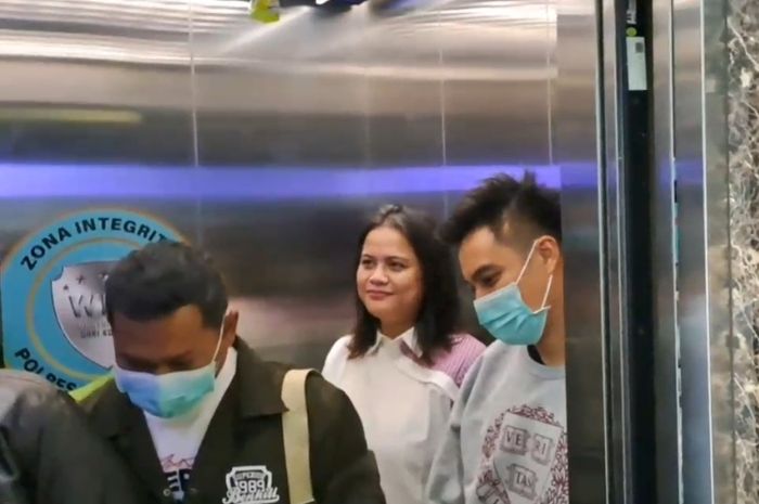 Tanpa Sepatah Kata Baim Wong Dan Paula Verhoeven Penuhi Pemeriksaan