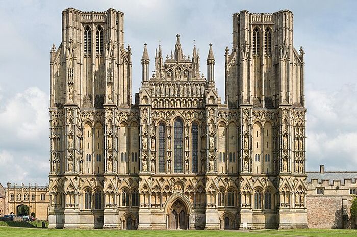 Arsitektur Gotik: Dari Ejekan hingga Pencapaian di Abad Pertengahan ...