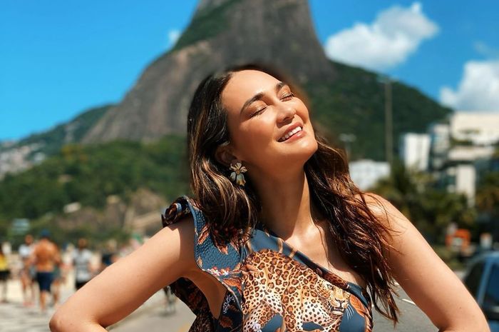 Sekian Lama Dipendam Sendiri, Luna Maya Akhirnya Blak-blakan Tunjuk ... Sekian Lama Dipendam Sendiri, Luna Maya Akhirnya Blak-blakan Tunjuk ...