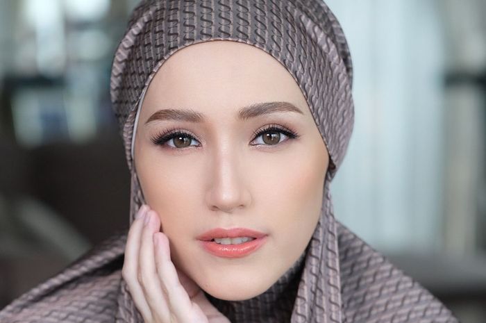 Anggun Cantik Bak Permaisuri Melayu, Adelia Pasha Melenggang Jadi Muse di Muffest 2024 - Stylo