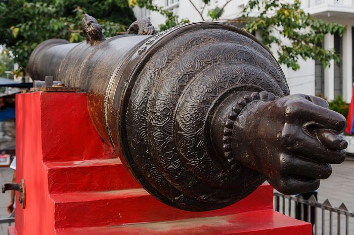 Misteri Meriam 'Cabul' Si Jagur yang Dipakai Belanda di Batavia ...