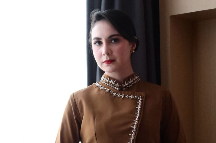 Aura Istri Pejabatnya Menyala! Arumi Bachsin Tampil Memukau Berbalut ...