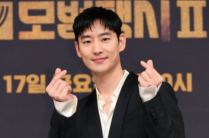 Lee Je Hoon Mendapatkan Pelecehan dari Komedian Cewek di Korea ...