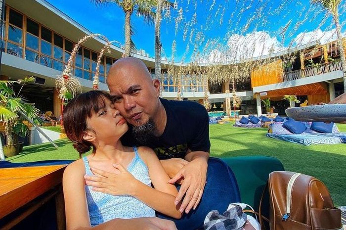 Berhijab, Intip Cantiknya Safeea Ahmad Anak Perempuan Ahmad Dhani yang ...