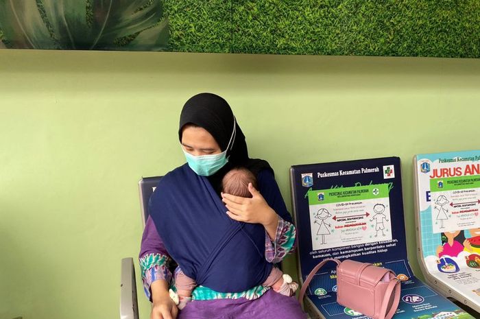 Kenali 4 Tanda Bayi Sudah Kenyang Minum ASI yang Moms Tidak Sadari - Nakita