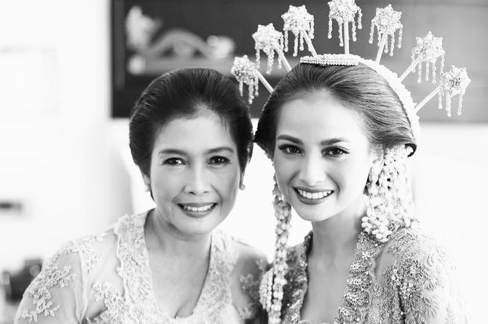 Jadi Ibu Sekaligus Manajer Acha Septriasa, Begini Cara Rita Emza Pintar ...