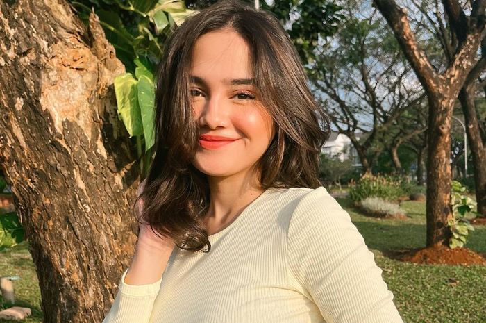 Seksinya Pacar Rizky Nazar Syifa Hadju Pamer Body Bak Gitar Spanyol ...