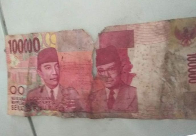 tukar uang yang sobek - Stewart Gibson