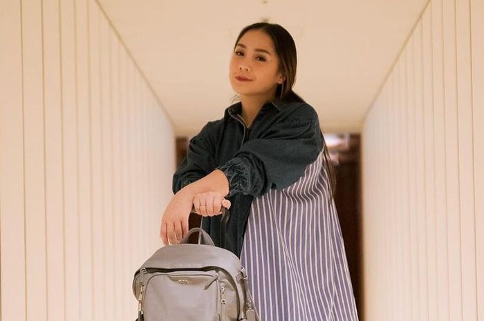 Modelnya Nggak Jelas dan Mirip Celemek, Harga Baju Nagita Slavinia Bikin Netizen Geger - Semua ...