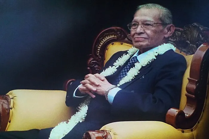 Puluhan Tahun Melawan Negara, Hasan Tiro Pemberontak atau Pahlawan?