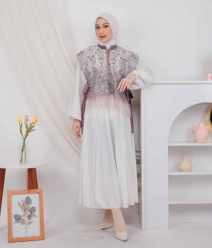 Pilihan Vest Brokat Lebaran 2024 di Bawah 100 Ribu, Tampil Anggun di ...