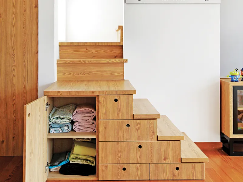 Mau Coba Renovasi Tangga di Rumah Mungil? Mudah, Begini Tipsnya!