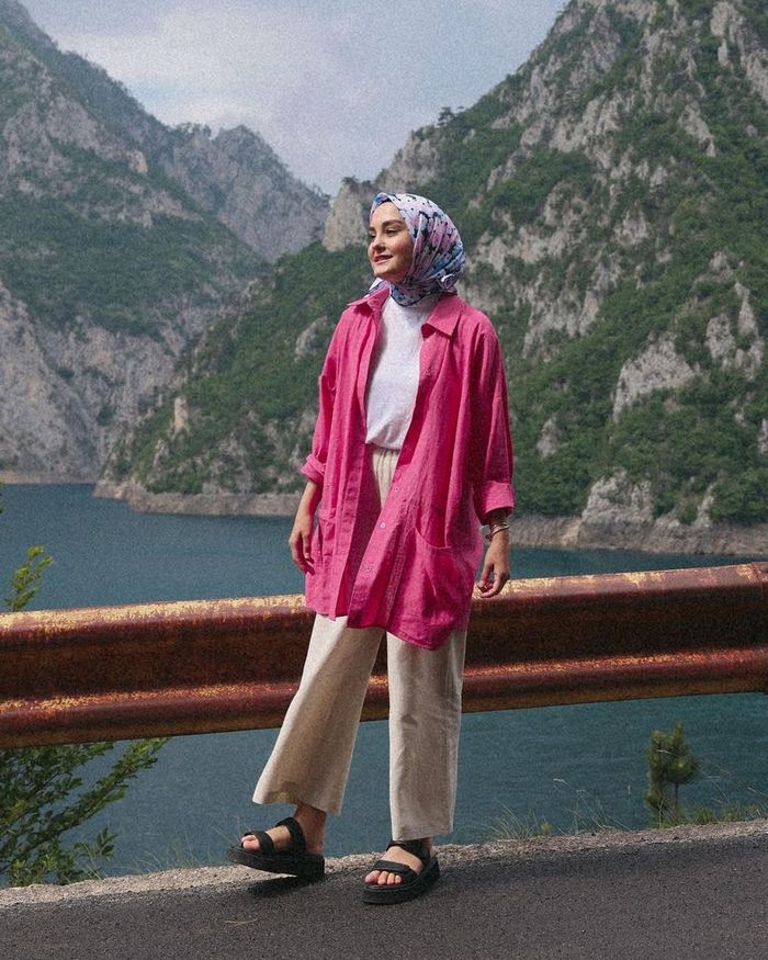 Ide Style Hijab Pakai Warna Cerah Anti Norak dari Selebgram Turki ...