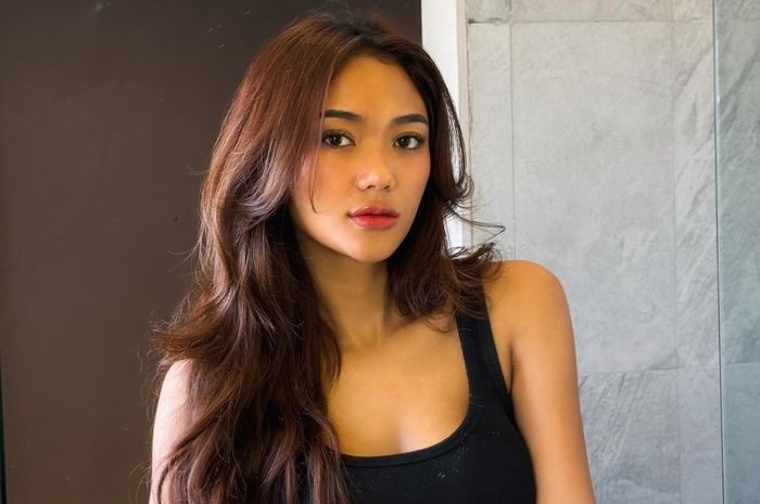 Gaya Busana Marion Jola Disorot Saat Kenakan Tanktop Ketat Seksi - Stylo