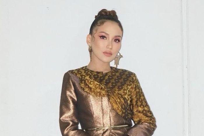 Janda Depok Melenggang ke Korea Selatan, Gaya Couple-nya dengan Bilqis ...