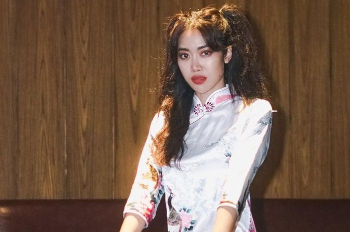 Aksi Widi Vierratale Viral di Medsos, Lepas Baju Saat Manggung - Nova