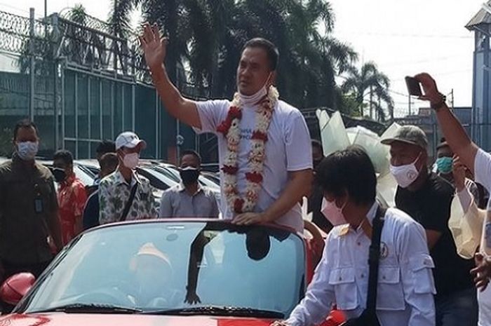 Saipul Jamil Disambut Bak Pahlawan Usai Jadi Napi Kejahatan Seksual ... Saipul Jamil Disambut Bak Pahlawan Usai Jadi Napi Kejahatan Seksual ...