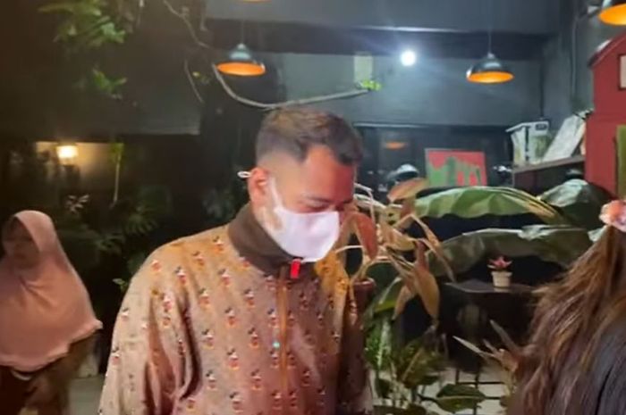 Raffi Ahmad dan Nagita Slavina Telah Antar Jenazah Mami Popon ke ... Raffi Ahmad dan Nagita Slavina Telah Antar Jenazah Mami Popon ke ...
