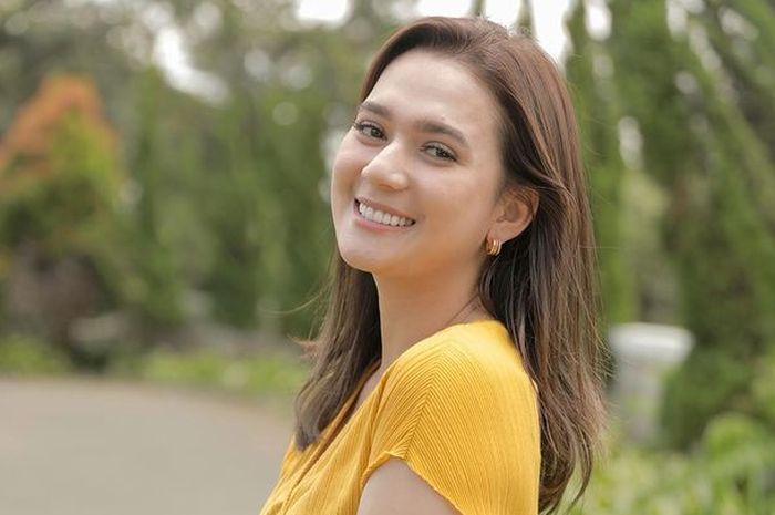 Pamer Pinggang dan Perut Singset Bak Masih Gadis, Intip Dandanan ...