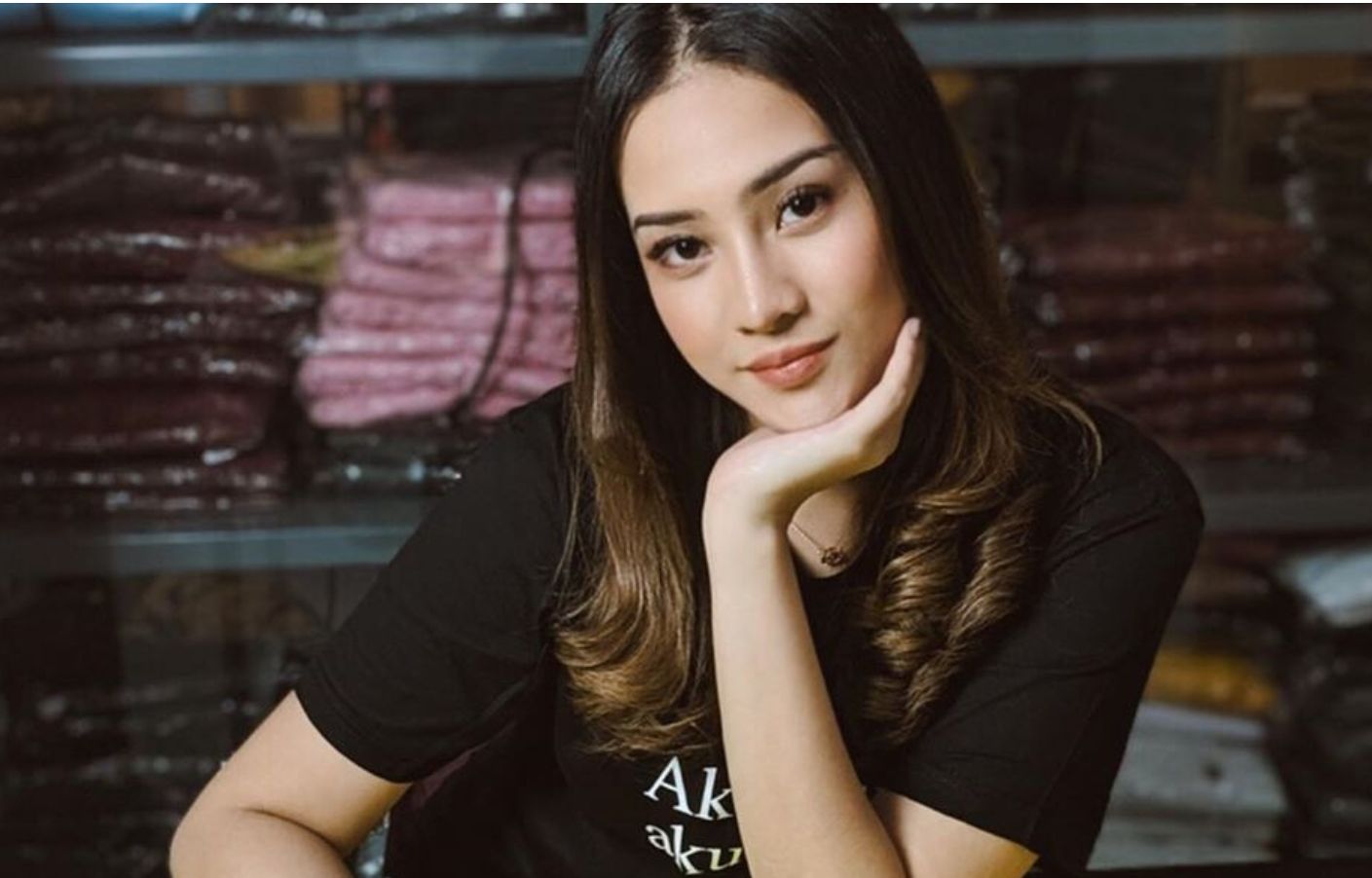Anya Geraldine Unggah Video Pakai Baju Seksi Komentar Hotman Paris Langsung Bikin Geger