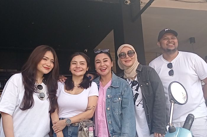 Usai Lepas Hijab, Nathalie Holscher Jadi Anak Vespa, Janda Sule Ikut ...