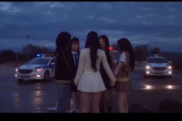 Penjelasan Ending MV Chill Kill Red Velvet Adegan Ditangkap Polisi - CewekBanget