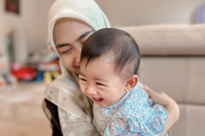 Sudah Pintar Berpose Depan Kamera Sejak Bayi, Intip 5 Potret Anak Ria ...