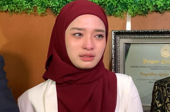 Menangkan Hak Asuh Anak, Inara Rusli Izinkan Virgoun Bertemu Putra ...