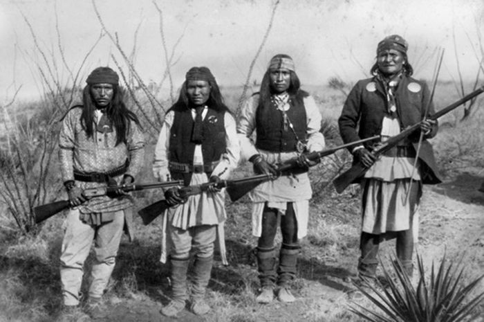 Selisik Sejarah dan Kehidupan Suku Indian Apache di Benua Amerika ...