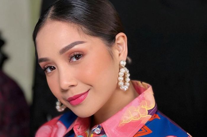 Masih Bisa Dijangkau! Intip Case HP Nagita Slavina yang Bisa Jadi Tren! - Stylo