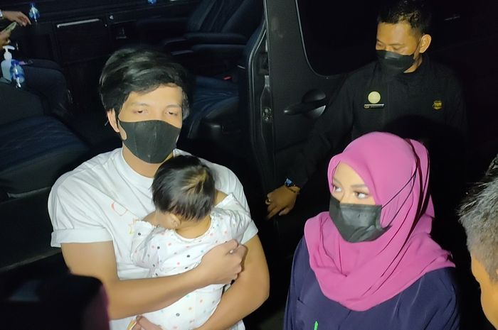 Ameena Pilih Barang-barang Ini di Acara Tedak Siten, Atta dan Aurel ...