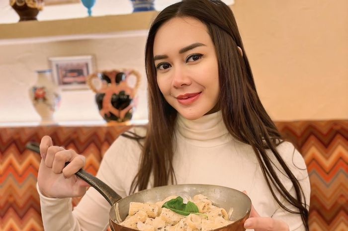 Bagus Gemoy daripada Langsing, Potret Aura Kasih Pakai Kaus Ketat Pamer ...