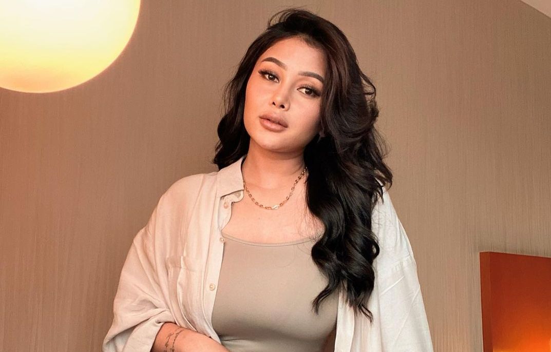 Lekuk Tubuh Terpampang Nyata, Potret Mutia Ayu Pakai Dress Ketat Disorot