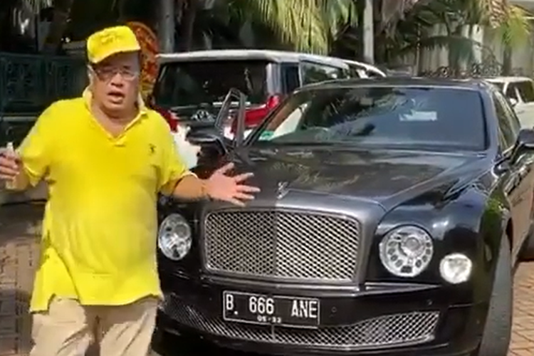 Kekayaannya Mencapai 4,5 Triliun, Hotman Paris Bocorkan Tarif ... Kekayaannya Mencapai 4,5 Triliun, Hotman Paris Bocorkan Tarif ...