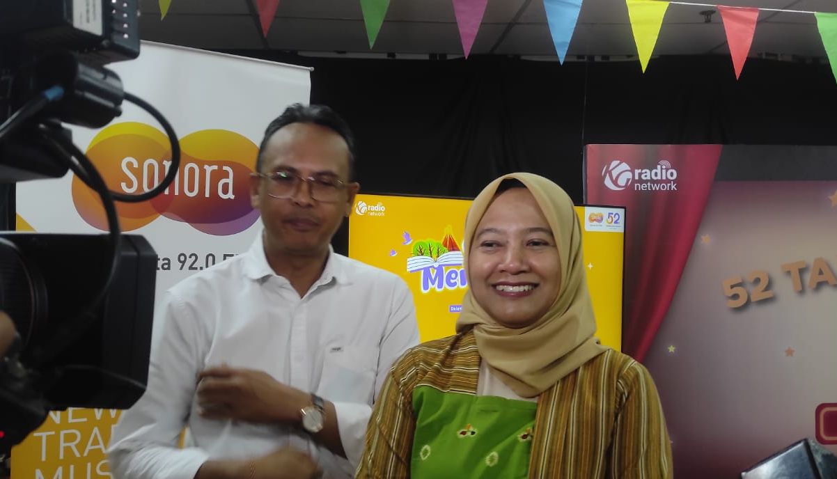 Radio Sonora Pecahkan Rekor MURI 'Radio dengan Pembacaan Dongeng ... Radio Sonora Pecahkan Rekor MURI 'Radio dengan Pembacaan Dongeng ...