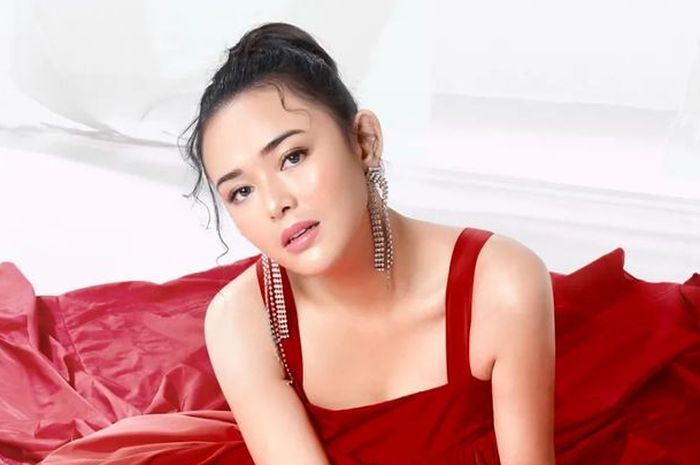 Pakai Baju Sewarna Kulit, Penampilan Amanda Manopo Jadi Perbincangan, Seksi Nggak Nih? - Stylo