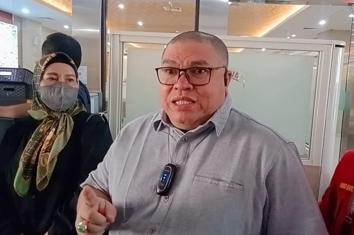 Razman Arif Nasution Sebut Hotman Paris Pacaran dengan Iqlima Kim Razman Arif Nasution Sebut Hotman Paris Pacaran dengan Iqlima Kim