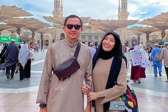 Penampilan Terbaru Regi Datau saat Ngedate Bareng Istri Sah Jadi ...