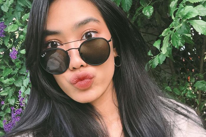 10 Seleb Indonesia yang Terkenal Memiliki Rambut Hitam Berkilau ...