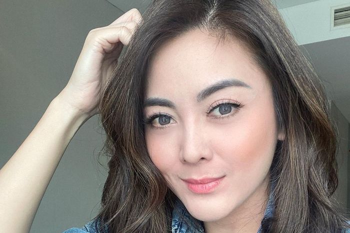 Rumah Tangga dengan Jonathan Frizzy di Ujung Tanduk, Dhena Devanka ... Rumah Tangga dengan Jonathan Frizzy di Ujung Tanduk, Dhena Devanka ...