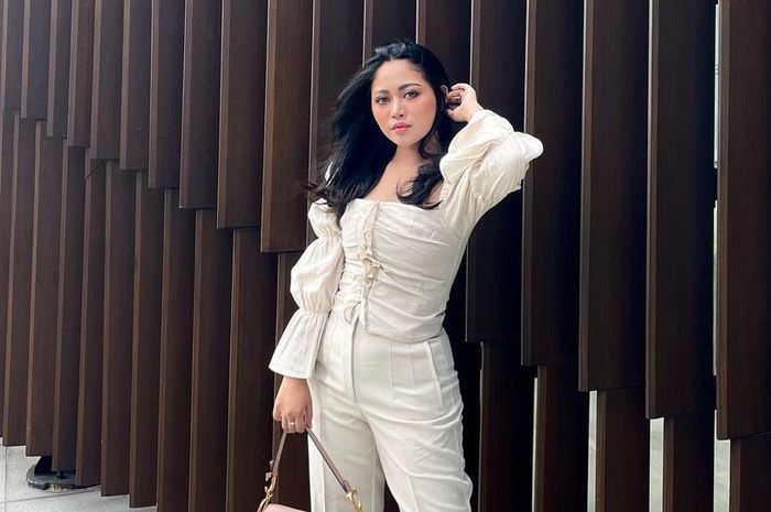 Mulai Dior Hingga Nike, Outfit Rachel Vennya Capai Puluhan Juta Rupiah ... Mulai Dior Hingga Nike, Outfit Rachel Vennya Capai Puluhan Juta Rupiah ...
