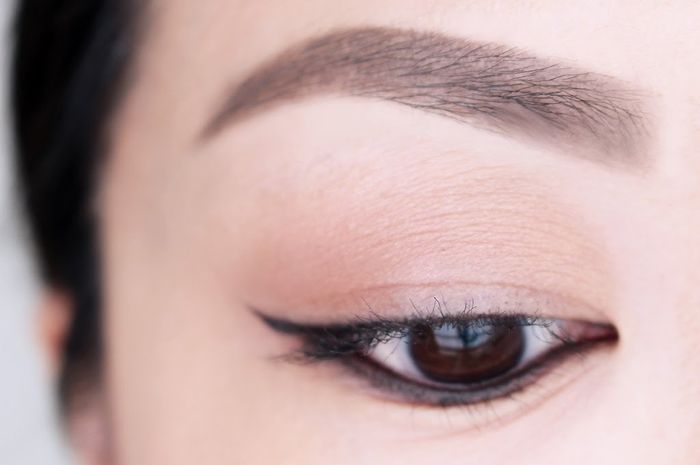 Tak Perlu Sulam, Alis Bisa Tumbuh Lebat dan Tebal dengan 4 Bahan Ini