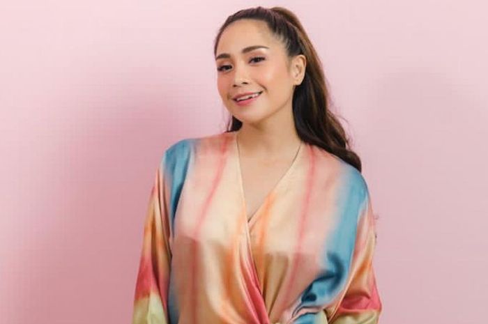 Celana Kombor Mirip Baju Tidur Dipakai Nagita Slavina untuk Jalan-jalan, Netizen Jantungan Saat ...