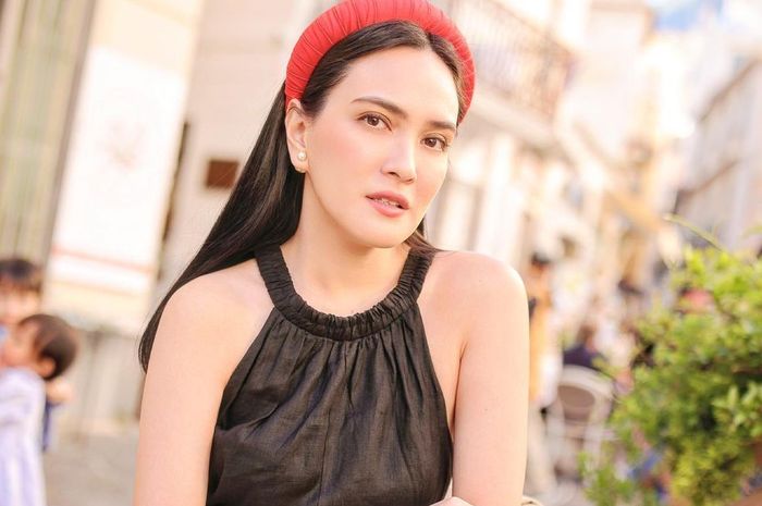 Padahal Cantik Kok Diceraikan! Gaya Shandy Aulia Pakai Dress Belahan ...