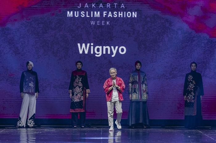 Keindahan Batik Betawi dalam Koleksi Busana Modest Wear Rancangan ... Keindahan Batik Betawi dalam Koleksi Busana Modest Wear Rancangan ...
