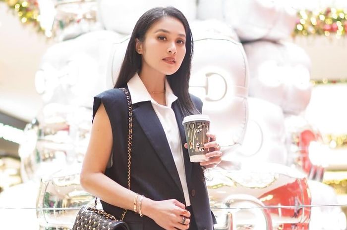 Nyonya Koruptor Timah Tetap Bergaya Mewah, Sandra Dewi Tenteng Tas Branded Saat Diperiksa di ...