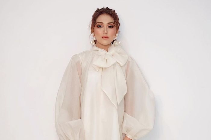 Anggota DPRD Jawa Timur Soroti Perlakuan Orangtua Ayu Ting Ting 'Labrak ... Anggota DPRD Jawa Timur Soroti Perlakuan Orangtua Ayu Ting Ting 'Labrak ...